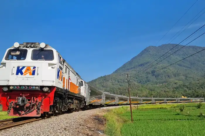 Mau Naik Kereta Api Luar Biasa (KLB)? Simak Persyaratannya! - Sonora.id