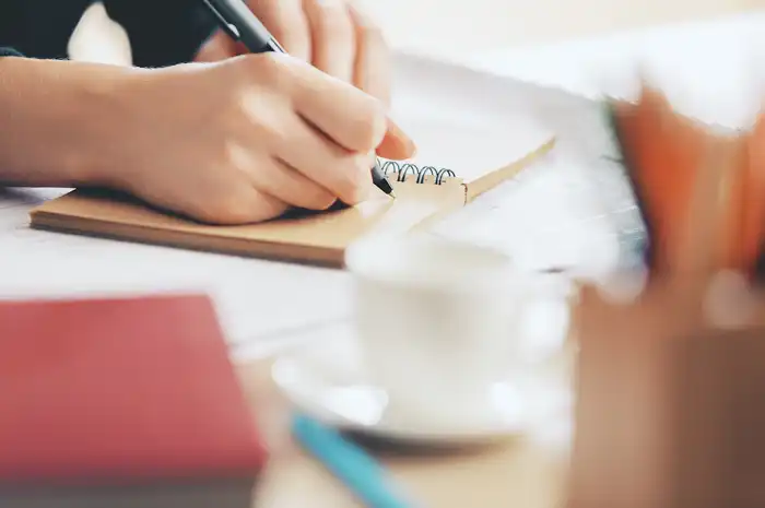 40 Contoh Kalimat Kompleks Lengkap dengan Ciri-cirinya - Sonora.id