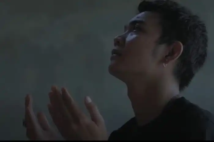 Makna dan Lirik Lagu Merayu Tuhan - Tri Suaka ft. Dodhy Kangen Band ...