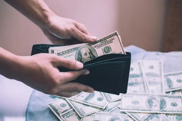 3 Zodiak yang Hoki Besok Minggu 24 September 2023 Dompet Full Cuan ...