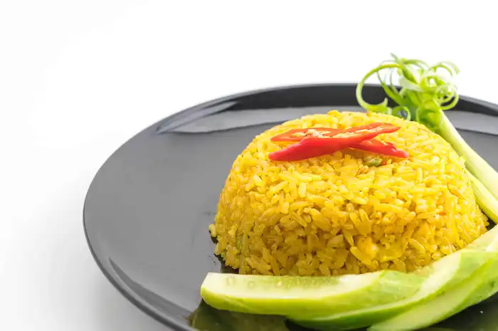 Resep Nasi Kuning Rice Cooker yang Mudah: Pulen, Enak, dan Gurih - Sonora.id