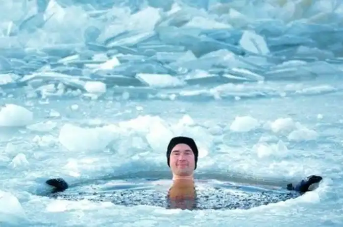 Manfaat Luar Biasa Mandi dengan Air Es, Bantu Tidur Lebih Nyenyak ...