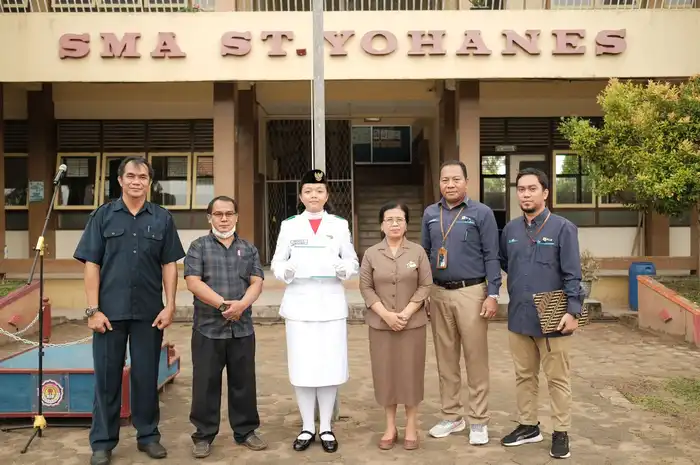 PLN Berikan Beasiswa kepada Dua Siswa Paskibraka Nasional Asal Kalbar ...