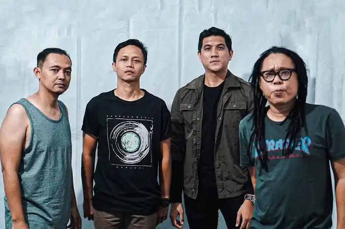 Lirik Lagu dan Chord Gitar 'Kenanglah Aku' - NaFF - Sonora.id