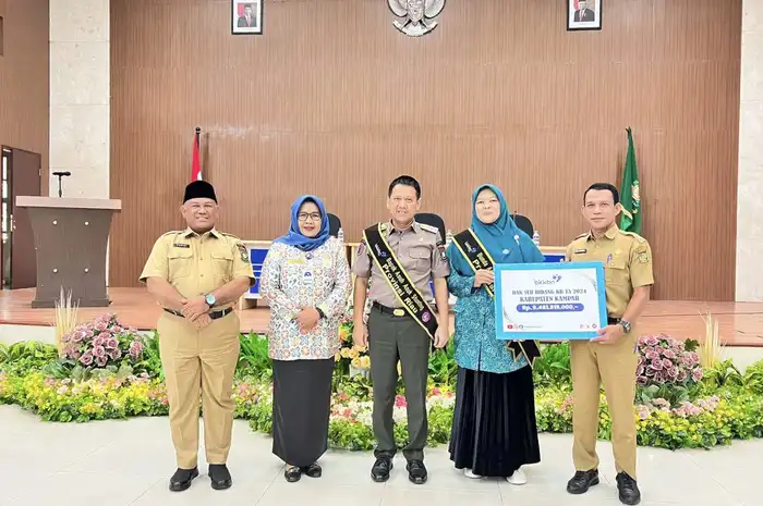 Awali 2024, BKKBN Riau Kukuhkan PJ Bupati Kampar jadi Bapak Asuh Anak Stunting - Sonora.id