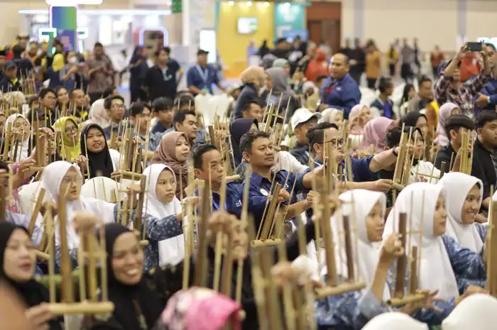Pentas Seni Islam Memukau pada Acara Devotion Experience (Dev-X ...