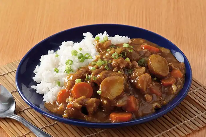 Resep Nasi Ayam Kari, Praktis buatnya Tinggal Pakai Rice Cooker ...