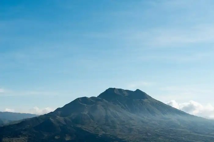 3 Gunung di Indonesia yang Terkenal dengan Cerita Mistisnya - Sonora.id
