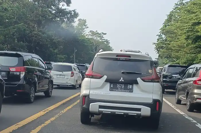 Libur Panjang, Lalulintas Jalur Wisata Puncak Diberlakukan Satu Arah - Sonora.id