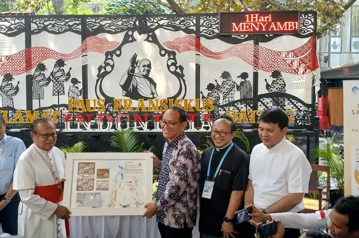 PT Pos Indonesia dan Kominfo Luncurkan Perangko Edisi Kunjungan ...