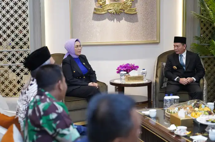 DPRD Prov Sumsel bersama Gubernur Setujui Raperda Prov Sumsel Tentang ...