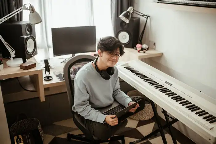 Lirik Lagu tavoryn - Arash Buana dan Terjemahan yang Viral di TikTok ...