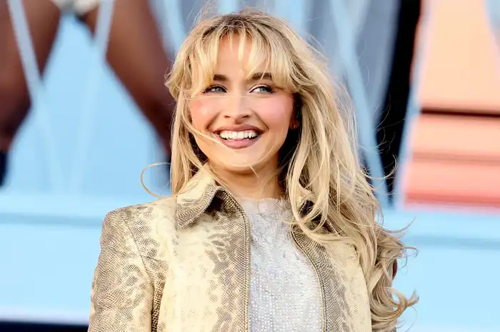 Lirik Lagu 'Skin' - Sabrina Carpenter, Lagi Viral di TikTok! - Sonora.id
