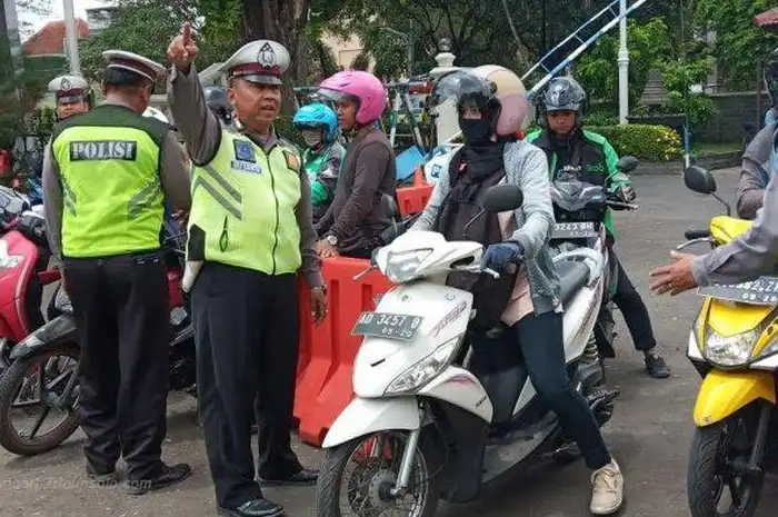 200 Pelanggar Terjaring Dalam 4 Hari Operasi Zebra Candi Sragen 2024 - Sonora.id