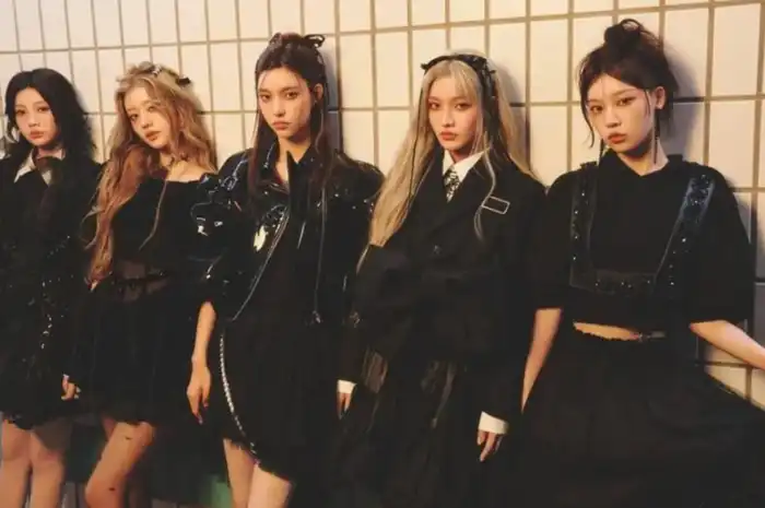 Lirik dan Terjemahan Lagu IYKYK (If You Know You Know) Milik ILLIT ...