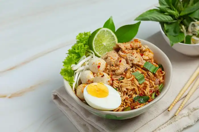 Resep Membuat Mie Yamin Pangsit Topping Jamur, Manis dan Gurihnya Pas ...