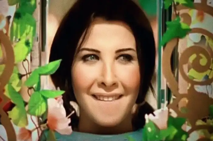 Lirik Lagu Ya Tab Tab Arab, Latin, dan Terjemahan - Nancy Ajram - Sonora.id