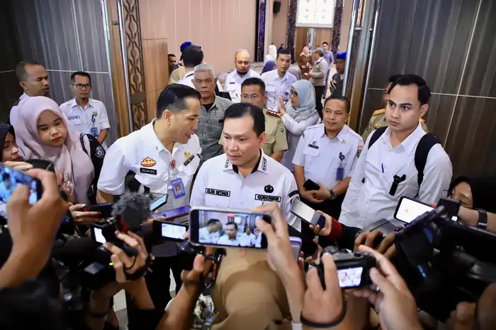Elen Setiadi Resmi Umumkan Kenaikan UMP Sumatera Selatan 2025 Sebesar 6 ...