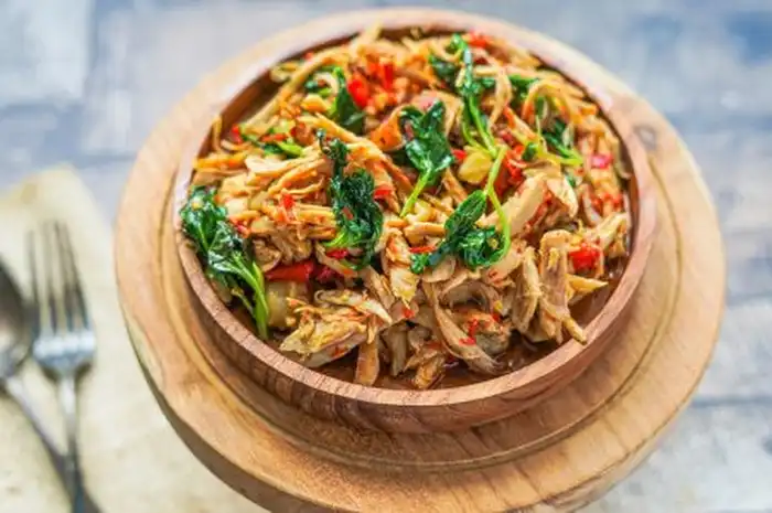 Resep Membuat Bumbu Ayam Suwir Kemangi Pedas yang Nikmat - Sonora.id