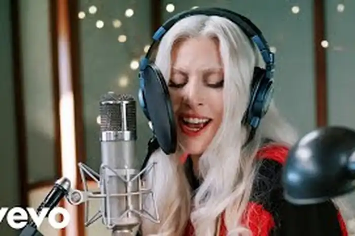 Lirik Lagu 'Santa Claus Is Coming to Town' - Lady Gaga dan Makna Lagunya - Sonora.id