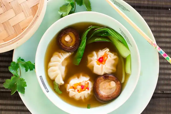 Resep Sup Pangsit Isi Udang, Sajian Kuah untuk Rayakan Imlek di Rumah ...