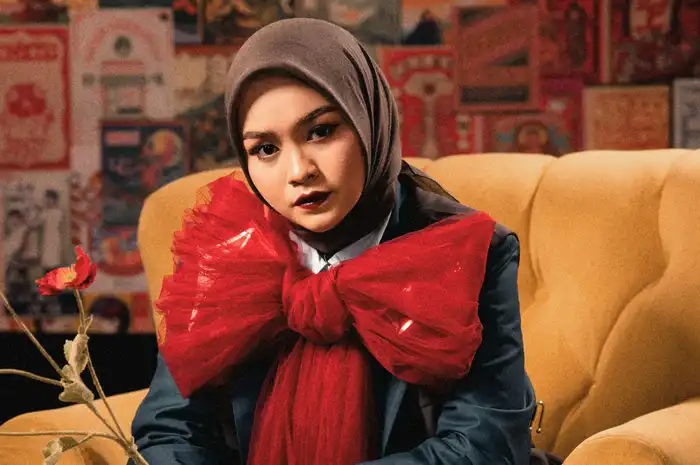 Lirik Lagu 'Berharap pada Timur' - Salma Salsabil - Sonora.id