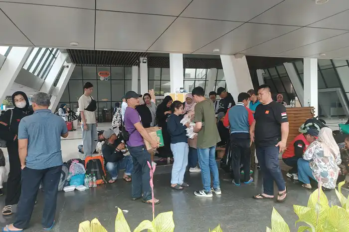 Sebanyak 300-an Penumpang Damri Terdampak Diamankan di Entikong - Sonora.id