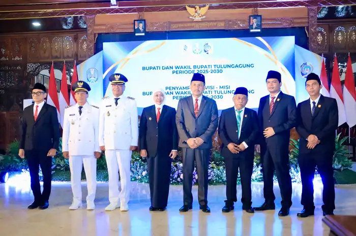 Harus Sinkron, Khofifah Fokuskan Keselarasan Visi Misi Kabupaten Tulungagung dengan Nawa Bhakti ...
