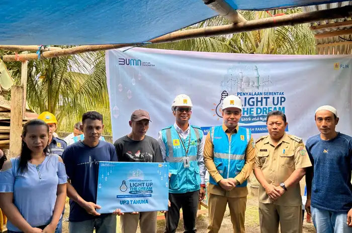 Tebarkan Berkah di Bulan Ramadhan : PLN UP3 Tahuna Nyalakan Listrik Gratis untuk Warga ...