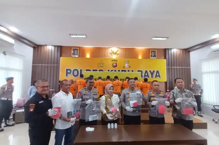 14 Hari Ops Pekat 2025, 3 Mucikari Berhasil Diciduk Polres Kubu Raya - Sonora.id