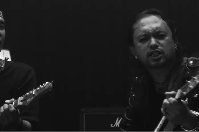 Lirik Lagu Menyala Matahariku - Pay & Irang Arkad, OST. Film Qodrat 2 ...