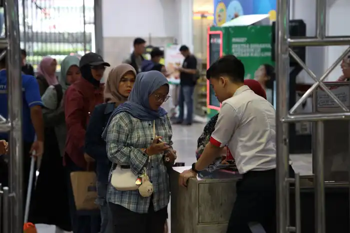 Lonjakan Penumpang Libur Idul Adha 2025, Okupansi Kereta di Daop 2 Tembus 138 Persen - Sonora.id
