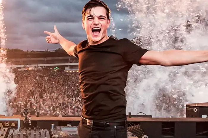 Lirik Lagu 'Inside Our Hearts' - Martin Garrix & Alesso feat Shaun Farrugia - Sonora.id