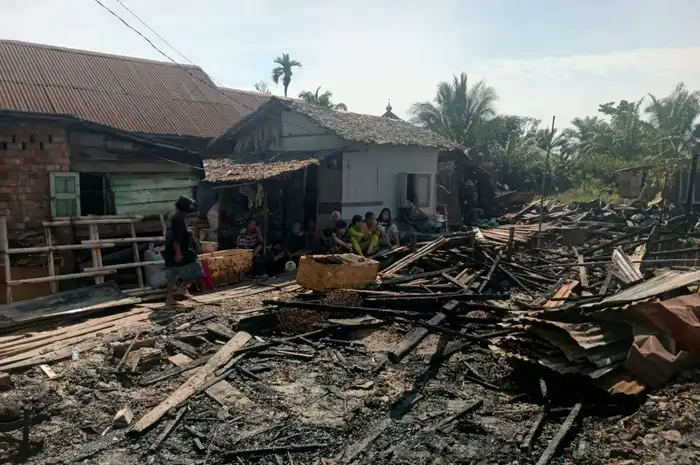 Delapan Rumah Warga di Sungai Lilin Terbakar, Pemkab Muba Tanggap ...