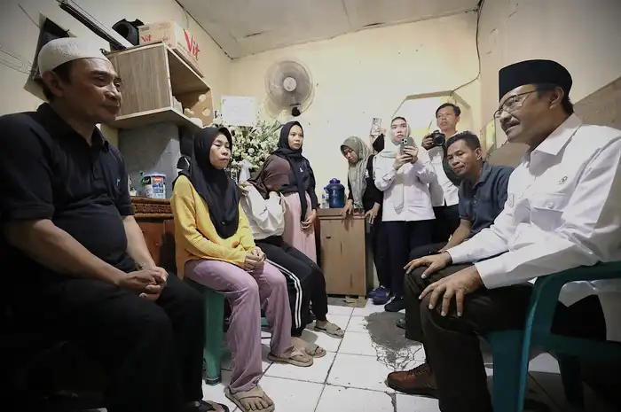 Serahkan Santunan Kematian, Gus Ipul Kunjungi Keluarga Affan - Sonora.id