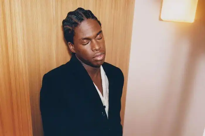 Makna Lirik Lagu Who Knows - Daniel Caesar dengan Terjemahan - Sonora.id
