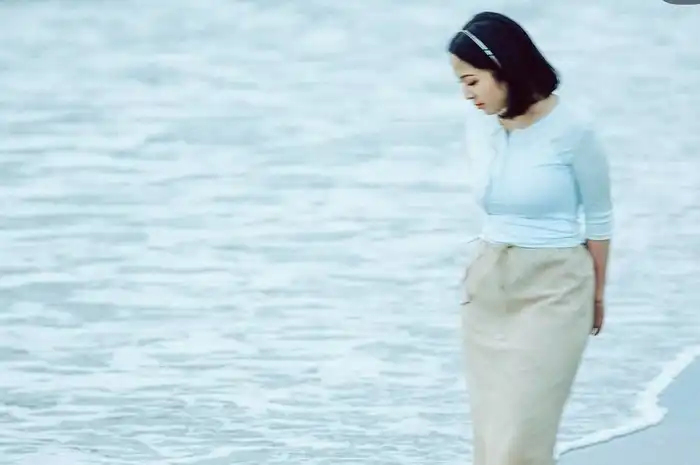 Lirik Lagu 'Rabun Jauh' – Bernadya, Lengkap dengan Maknanya! - Sonora.id