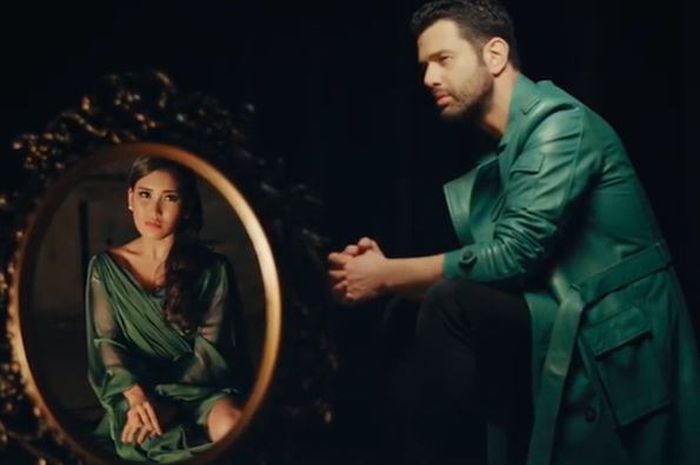 Chord Gitar dan Lirik Lagu Apalah Cinta By Ayu Ting Ting Feat Keremcem ... Chord Gitar dan Lirik Lagu Apalah Cinta By Ayu Ting Ting Feat Keremcem ...