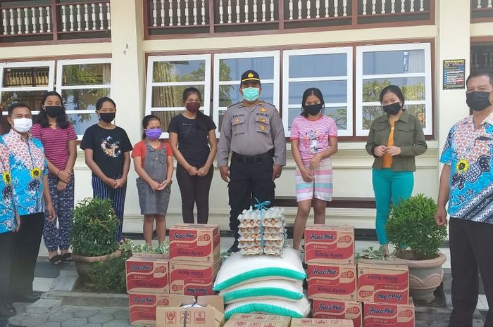 Peduli Covid-19, Itwasda Polda Bali Salurkan Bantuan Kepada Yayasan ...