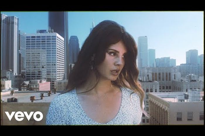 Lirik Lagu 'Queen Of Disaster' By Lana Del Rey, Lengkap Video Klip ...