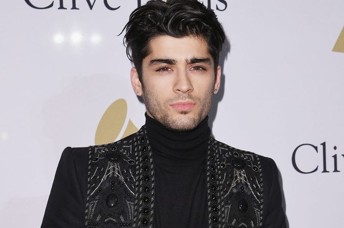 Lirik lagu ‘fOoL fOr YoU’ Milik Zayn, Lengkap dengan Terjemahannya ... Lirik lagu ‘fOoL fOr YoU’ Milik Zayn, Lengkap dengan Terjemahannya ...