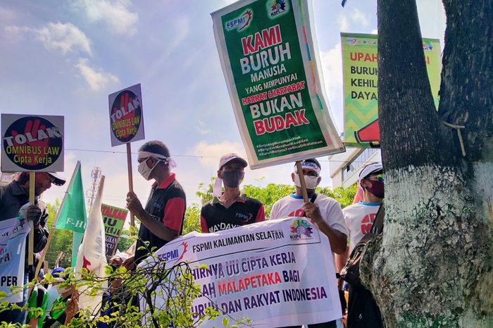 Kerahkan Ribuan Peserta, Buruh Kalsel Tuntut Dialog dengan DPR RI ... Kerahkan Ribuan Peserta, Buruh Kalsel Tuntut Dialog dengan DPR RI ...