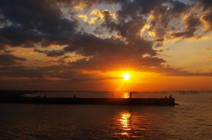 4 Destinasi Pantai Di Semarang yang Cocok untuk Menikmati Sunset ...