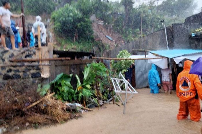 Longsor dan Bajir di Manado, 5 Orang Meninggal, 500 Warga Mengungsi - Sonora.id