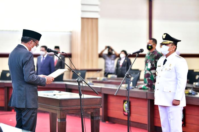 Menjabat Hanya 6 Hari Irwan Bachri Komitmen Kendalikan Covid Di Lutim