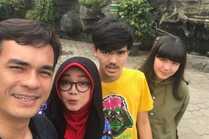 Rina Gunawan Meninggal Dunia, Ini 5 Potret Kenangan Manis Bersama Suami ...