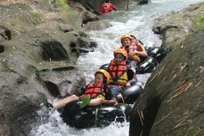 Menantang Adrenalin di Moon River Tubing Kali Pasur, Klaten - Sonora.id