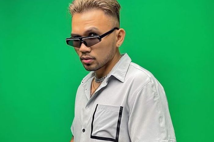 Tertunda 3 Tahun, Roy Ricardo Bongkar Kisah di Balik Album ‘Cuma Di ...