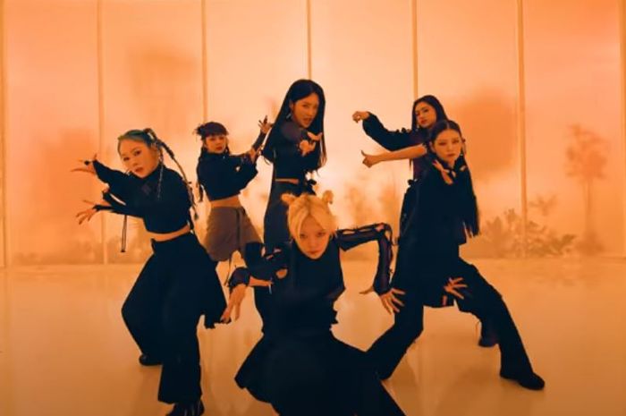 Lirik Lagu ‘First’ Milik EVERGLOW, Lengkap dengan Terjemahannya - Sonora.id