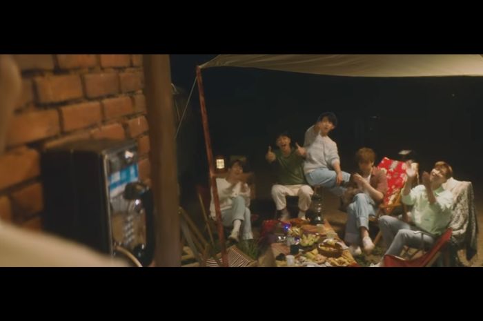 Lirik Lagu 'The Cafe' - 2PM, Lengkap dengan Terjemahan Indonesia ...